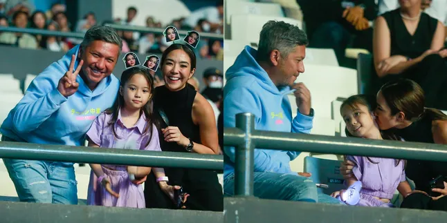 10 Pictures of Gading Marten and Gisella Anastasia Accompanying Gempi Watching Yura Yunita's ...