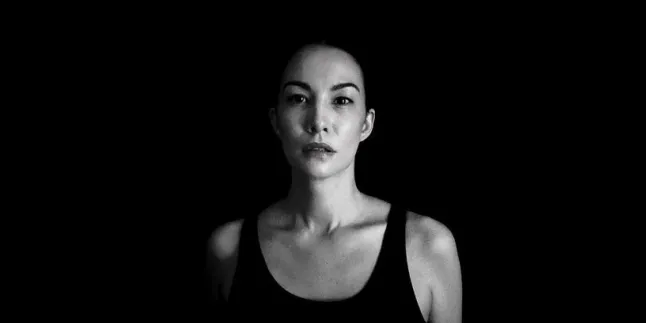 10 Portraits of Nadya Hutagalung who Still Looks Beautiful and Ageless ...