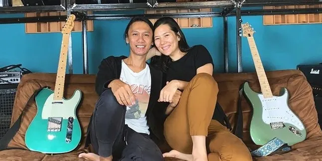 12th Anniversary of Eross Candra and Sarah, Getting Married When Wife ...