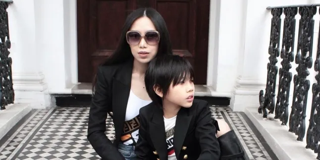 Photo of Devon Kei, Winnie Aoki's talented and handsome son who looks ...