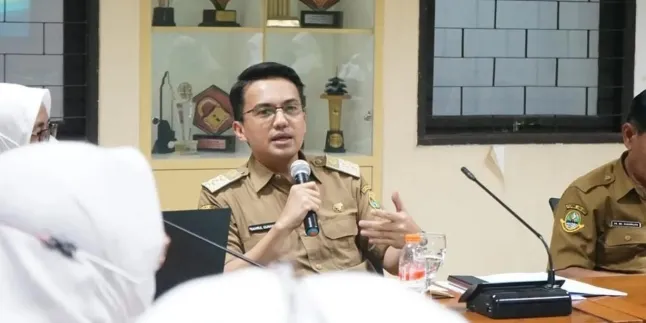 Sahrul Gunawan's Appearance When Carrying Out Duties as a Public ...