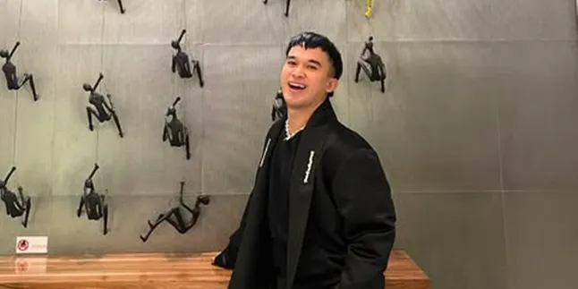 7 Photos of Anwar BAB Surprising Ayya Renita, Simple but Very Sweet