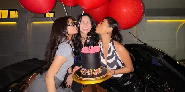 Portrait of the Trendsetting Trio: Rachel Vennya, Fuji, and Erika ...