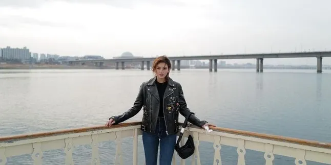 The Visuals are Extraordinary, Here's a Series of Somi's Teaser Photos ...