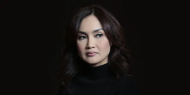 Sara Wijayanto - Syuting 'SABRINA', Sara Wijayanto Ketemu & Ditempeli ...