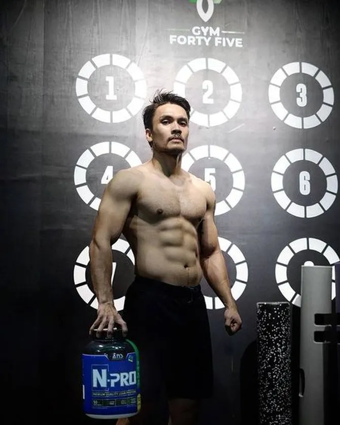 Randy Pangalila Poop