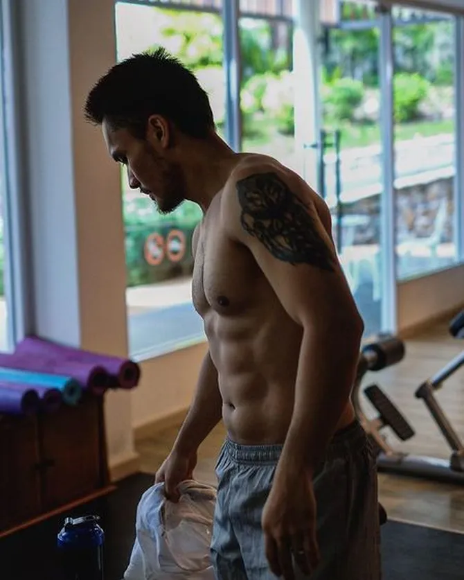 Randy Pangalila Poop