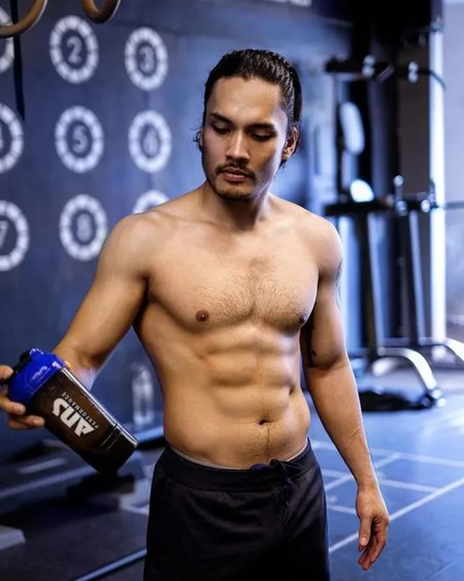 Randy Pangalila Poop