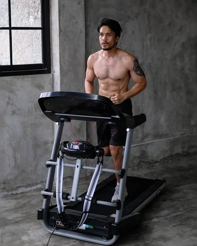 Randy Pangalila Poop