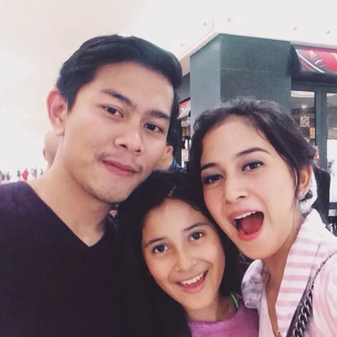 Nina Zatulini Dan Pacarnya