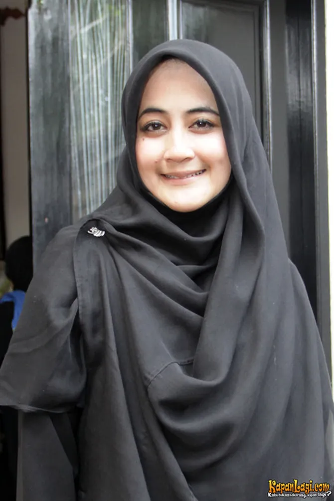 Pipik Dian Irawati Tanpa Jilbab