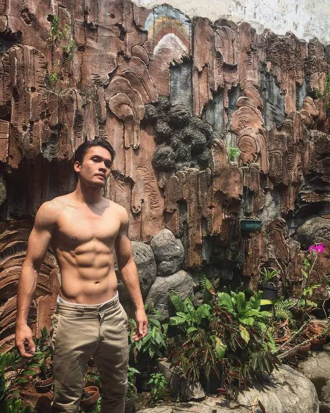 Randy Pangalila Poop