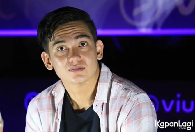 Foto Adipati Dolken Waktu Kecil