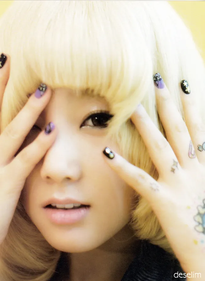 Kim Taeyeon I Got A Boy Photobook