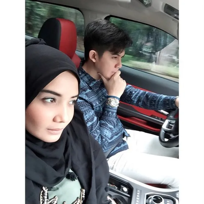 Kemesraan Zaskia Sungkar Dan Irwansyah