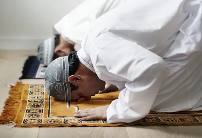 Cara Menentukan Arah Kiblat Sholat yang Tepat dan Akurat Bila Sedang ...