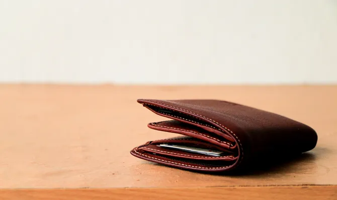 Evolusi Dompet: Dulu Selalu Ditenteng Kini Bisa Ditinggal di Rumah ...