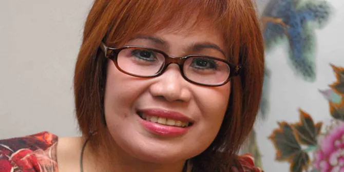 Ismi Azis Merevisi Draf Kesepakatan Perceraian - KapanLagi.com