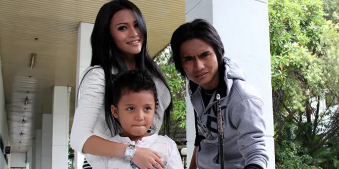 Jejak Charly ST12 Diikuti Anak - KapanLagi.com