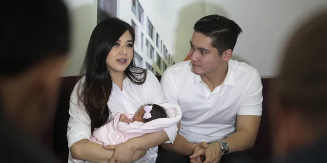 Gemasnya Anak Franda & Samuel Zylgwyn, Pipinya Bikin Pingin Gigit ...