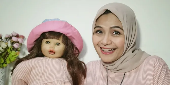 Lama Tak Terdengar Kabar, Ria Enes Ternyata Masih Sering Mendongeng ...