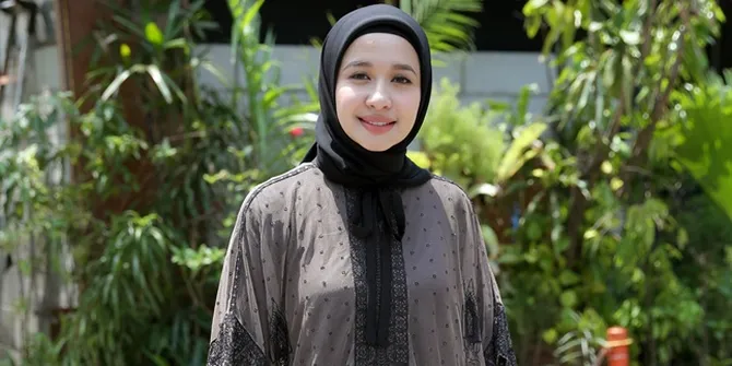 Laudya Cynthia Bella Posting Foto Selfie, Wajah Cantik Naturalnya Bikin ...