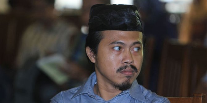 Lewat Buku, Candra Malik Ingin Kembalikan Islam Pada Cinta - KapanLagi.com Lewat Buku, Candra Malik Ingin Kembalikan Islam Pada Cinta - KapanLagi.com